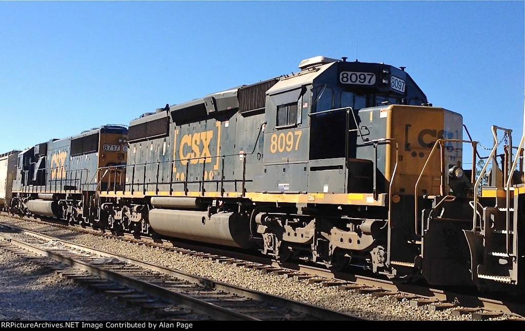 CSX SD40-2 8097 and SD60 8717 team up with a pair of UP SD70Ms